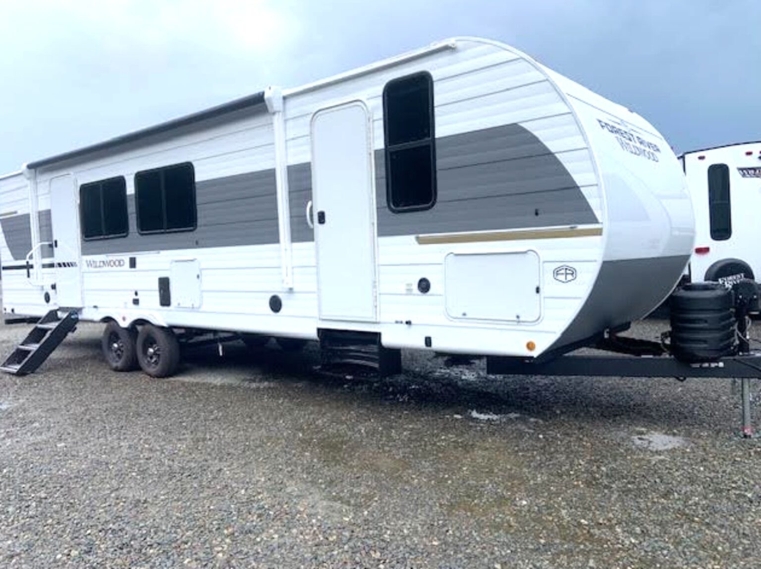 2026 Wildwood 300ICE – Daly RV – A Camping Tradition!